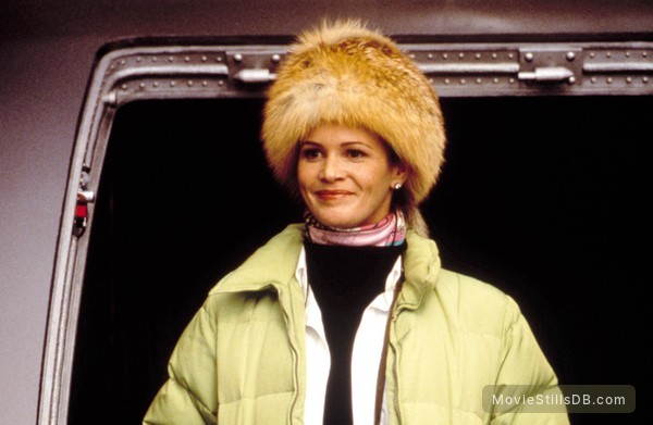 The Edge - Publicity still of Elle Macpherson