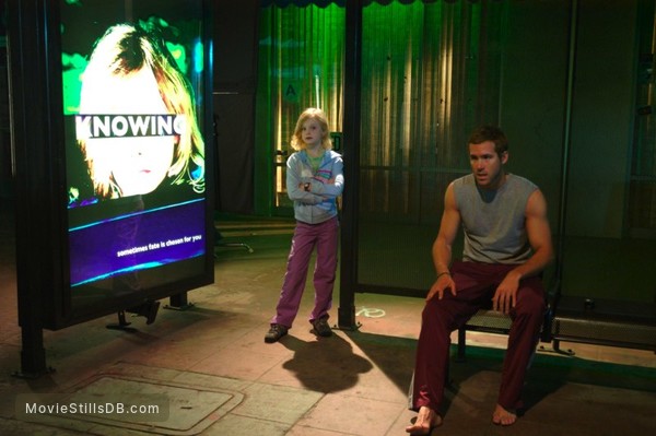 The Nines - Publicity still of Elle Fanning & Ryan Reynolds