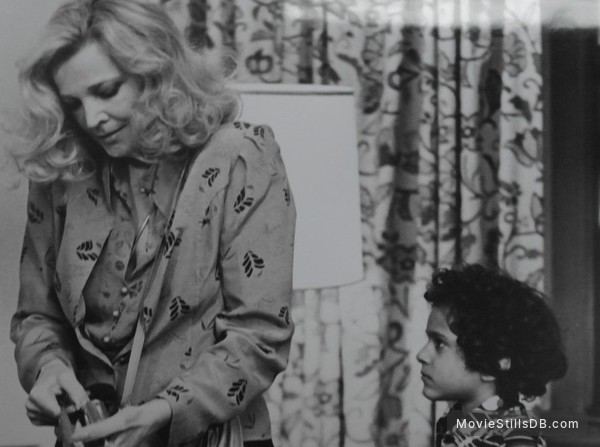 Gloria - Publicity still of Gena Rowlands & John Adames