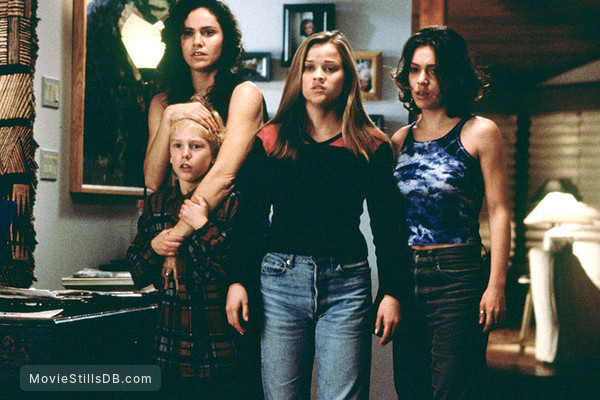 Fear - Publicity still of Reese Witherspoon & Alyssa Milano