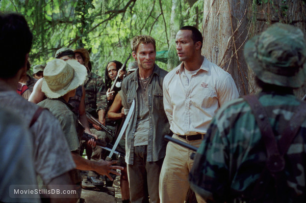 The Rundown - Publicity still of Seann William Scott & Dwayne Johnson
