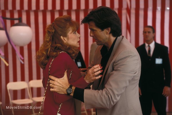 Live Wire - Publicity still of Pierce Brosnan & Lisa Eilbacher