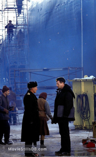 K19 The Widowmaker - Publicity still of Harrison Ford & Liam Neeson