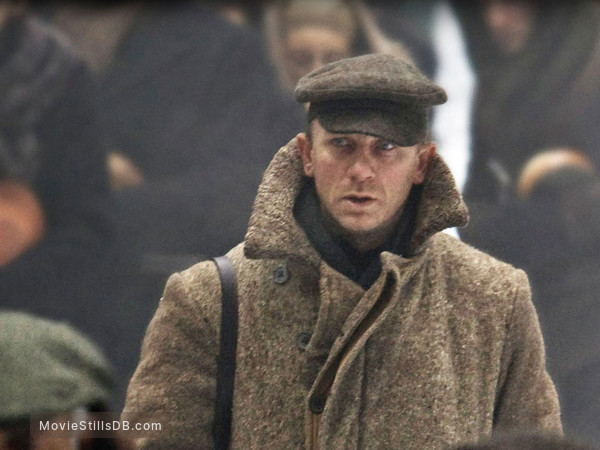 Defiance - Publicity still of Daniel Craig