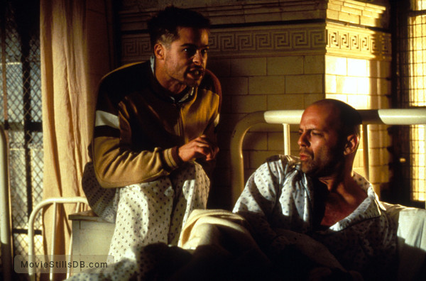 Twelve Monkeys - Publicity still of Bruce Willis & Brad Pitt