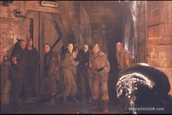 Alien 3 - Publicity still of Sigourney Weaver & Charles S. Dutton