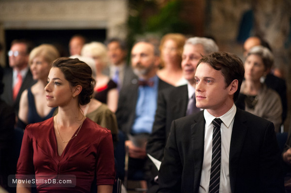 5 to 7 - Publicity still of Anton Yelchin & Olivia Thirlby