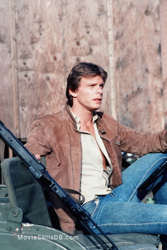 V - Publicity still of Marc Singer