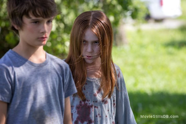 Sinister 2 - Publicity still of Robert Daniel Sloan & Olivia Rainey