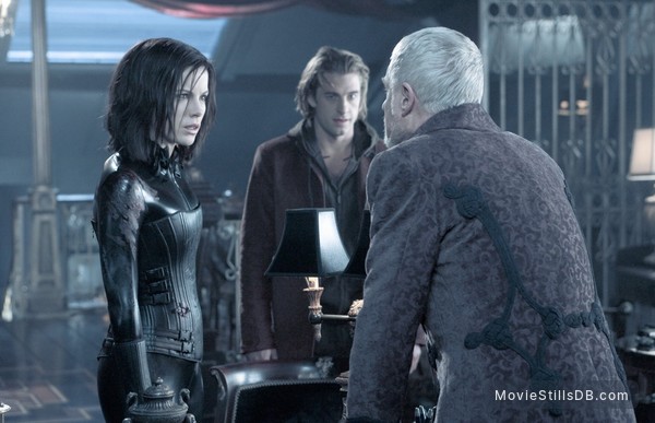 Underworld: Evolution - Publicity still of Kate Beckinsale & Scott Speedman