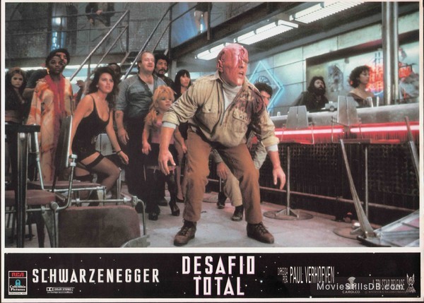 Total Recall - Lobby card with Dean Norris