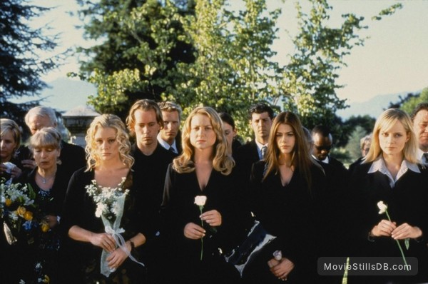 Valentine - Publicity still of Jessica Cauffiel & Jessica Capshaw