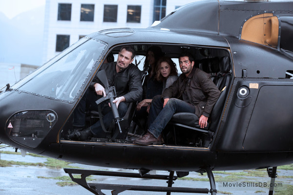 Dead Rising: Endgame - Publicity still of Jesse Metcalfe & Marie ...