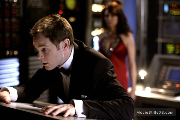 Smallville - Episode 7x17 publicity still of Aaron Ashmore