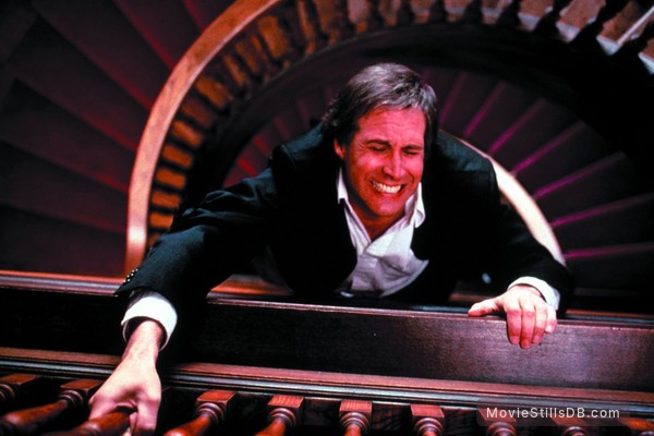 Memoirs of an Invisible Man - Publicity still of Chevy Chase