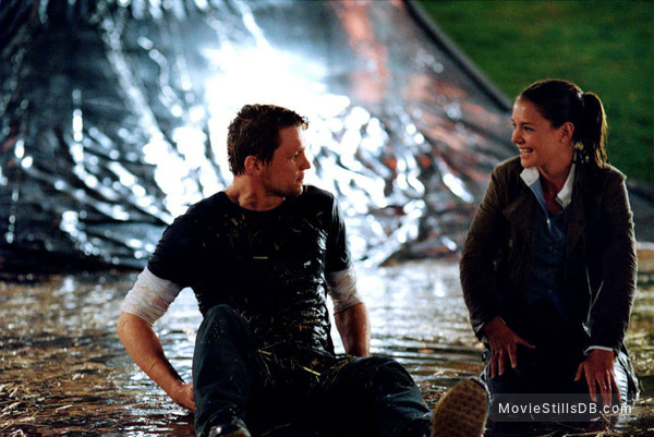 First Daughter - Publicity still of Katie Holmes & Marc Blucas