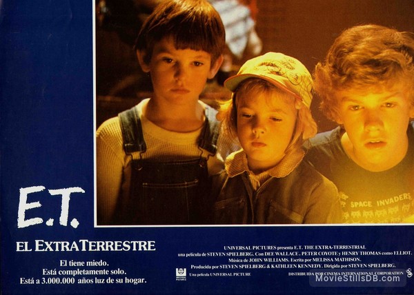 E.T.: The Extra-Terrestrial - Lobby card with Henry Thomas & Drew Barrymore