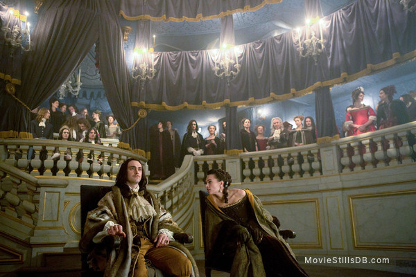 Versailles - Episode 2x01 publicity still of Anna Brewster & George Blagden