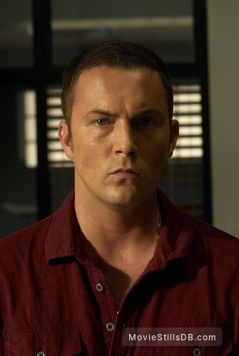 Dexter - Episode 4x02 publicity still of Desmond Harrington
