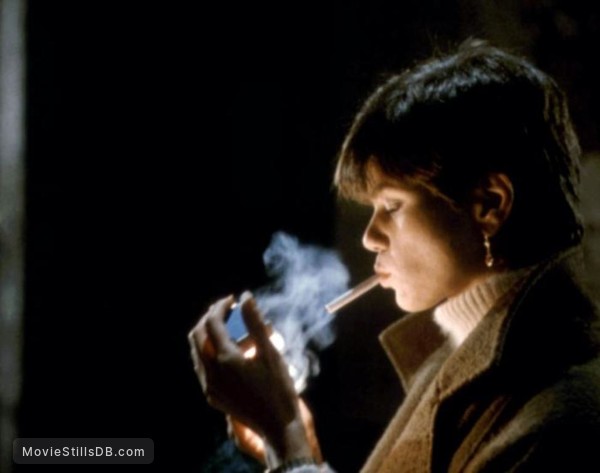Kari Lizer Smoking