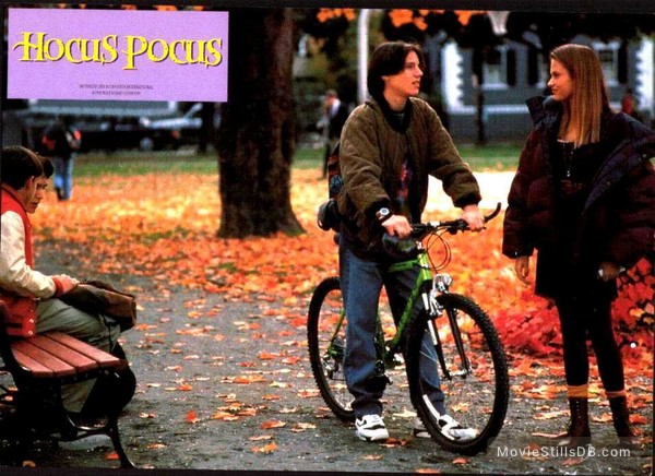Hocus Pocus - Lobby card with Vinessa Shaw & Omri Katz
