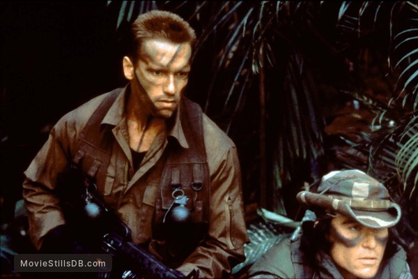 Predator - Publicity still of Arnold Schwarzenegger & Sonny Landham