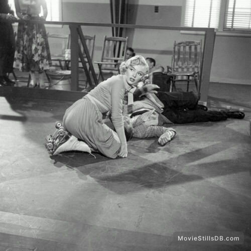 Monkey Business - Publicity still of Cary Grant & Marilyn Monroe