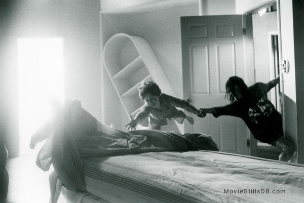 Poltergeist - Publicity still of Oliver Robins