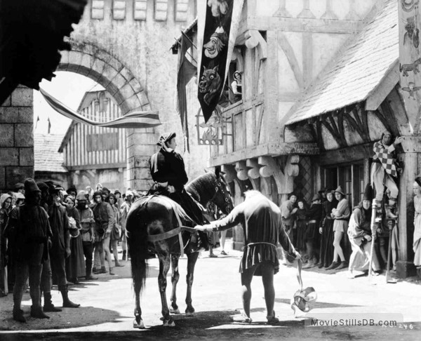 The Hunchback of Notre Dame - Publicity still of Charles Laughton ...
