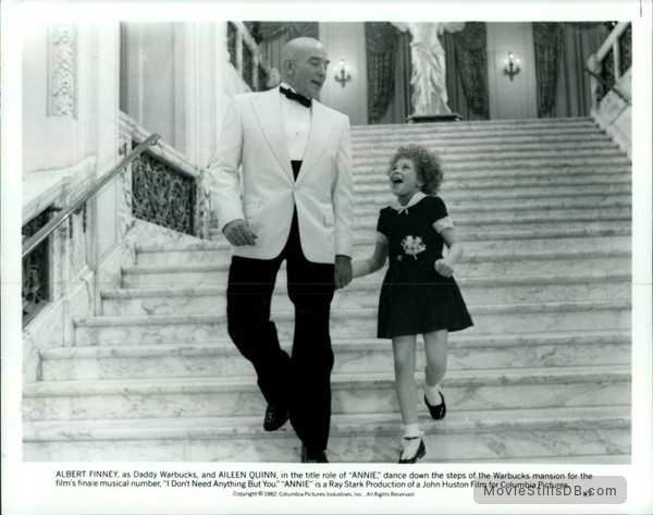 Annie - Publicity still of Aileen Quinn & Albert Finney