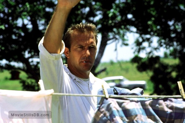A Perfect World - Publicity still of Kevin Costner