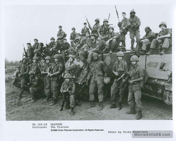 Platoon - Publicity still of Charlie Sheen & Willem Dafoe