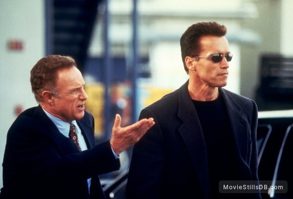 Eraser - Publicity still of James Caan & Arnold Schwarzenegger