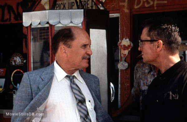 Falling Down - Publicity still of Robert Duvall & Michael Douglas